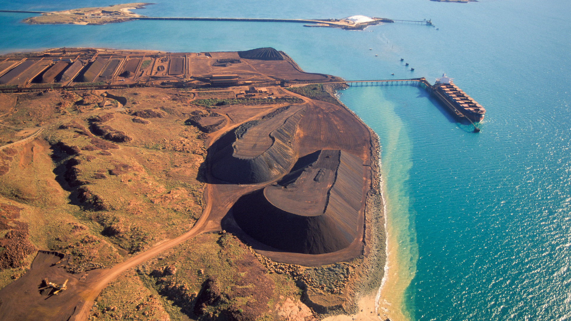Iron ore shipments fall 7% amid disruptions